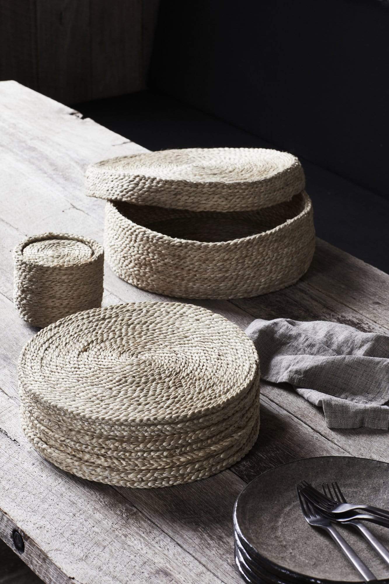 Round Natural Jute Placemats x 8 (in lidded basket) - The Dharma Door